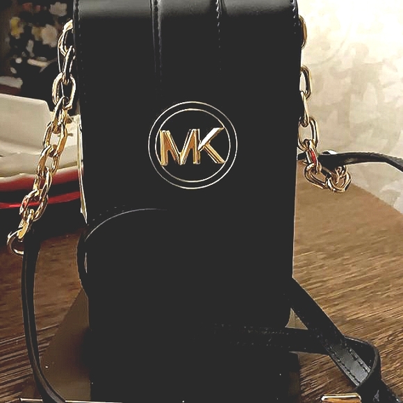 Michael Kors | Bags | Michael Kors Phone Crossbody Bag Nwt | Poshmark